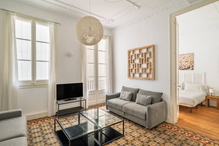 Modern And Spacious Apartment In Eixample - Barcelona