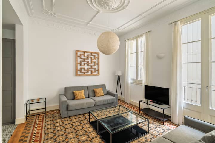 Modern And Spacious Apartment In Eixample - Catalonia