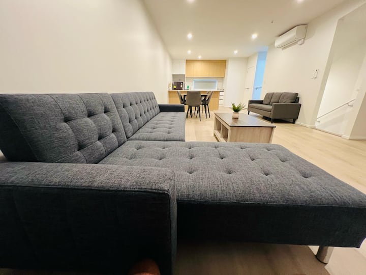 Hutt Central Brand New 3br | 2bath+ Balcony+garage - Lower Hutt