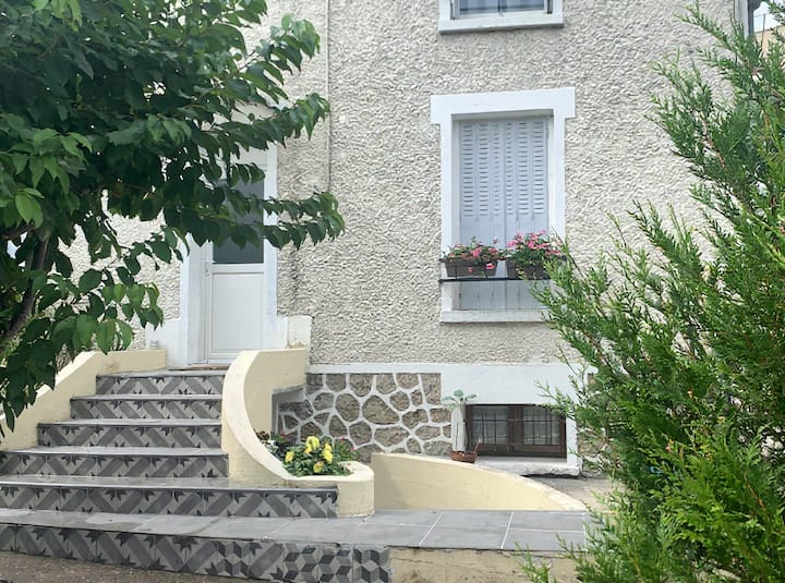 La Grande Maison
Paris Sud - Aéroport de Paris-Orly (ORY)