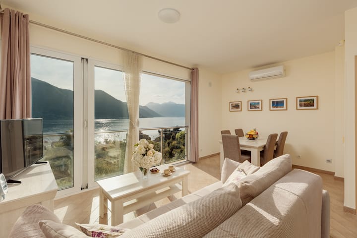 Baywatch Boka 1 - Sun-filled Sea View - Montenegro
