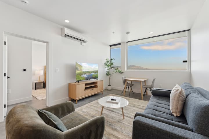2 Bdrm Apt + Hot Tub | Salt Lake City - Downtown - Salt Lake City, UT