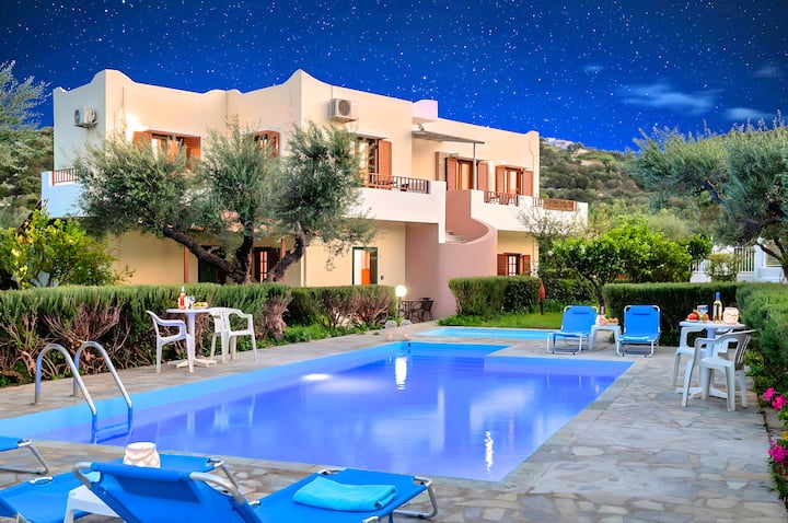 Plaisir Beachside Apt - Agios Nikolaos