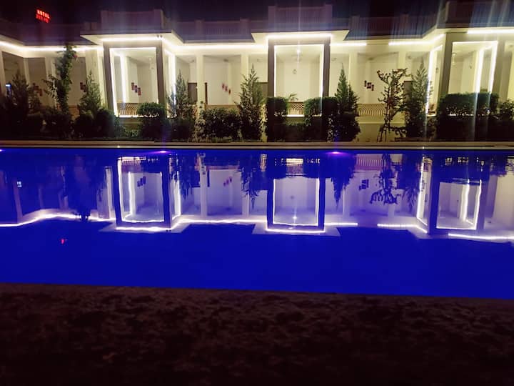 Brahma Heritage-pool With Nature - プシュカル