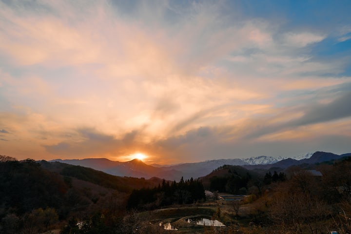 特別プレオープン!谷川連峰の絶景を臨む山頂にある天空の隠れ家一棟貸コテージ(最大10人) - 沼田市