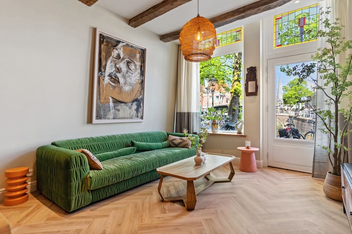 Boutique Apartment Canal Bridge - City Centre - Alkmaar