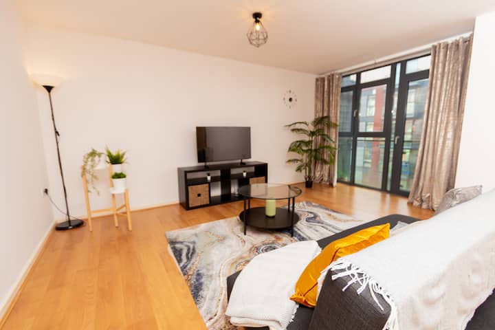 City Centre Getaway: Modern 1br With Parking - Sheffield, UK