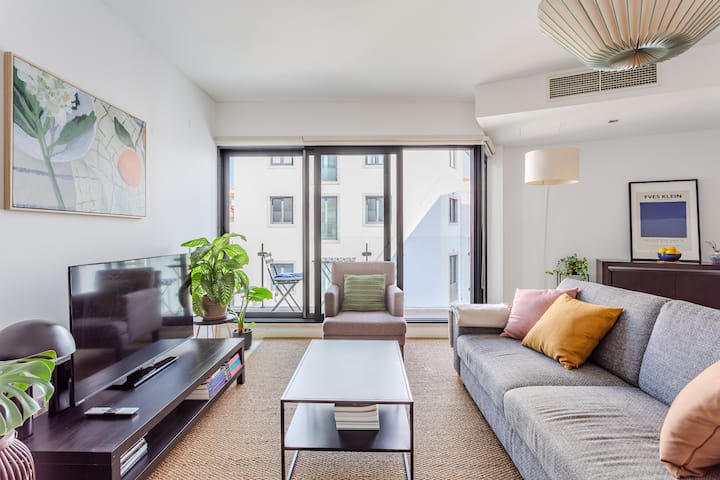 Spacious Central Flat | Ac, Free Parking & Balcony - Lizbona
