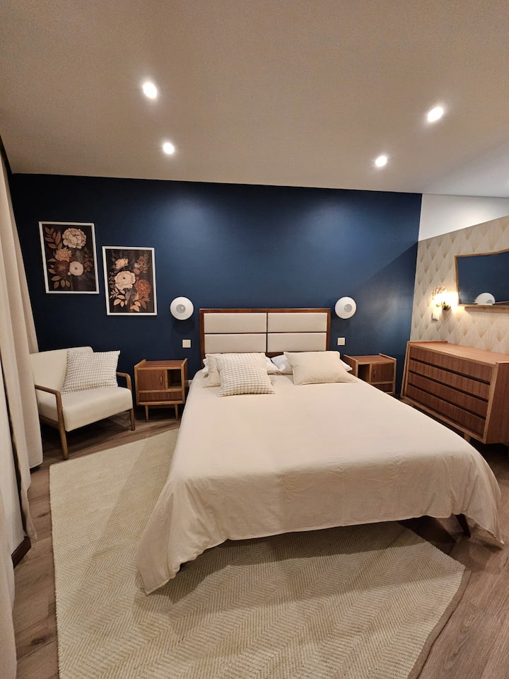 Ninho Santa Catarina | Queen Bed & Sofa Bed - Porto, Portugal