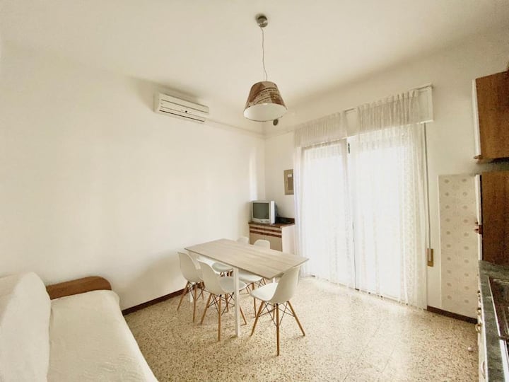 Euro 5 - P. Mazzini 30 Mt Dal Mare - Immobil Relax - Jesolo