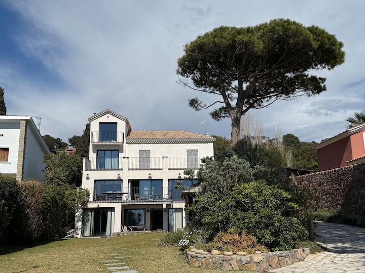 Très Belle Villa Avec Accès Privé à La Mer - Carqueiranne
