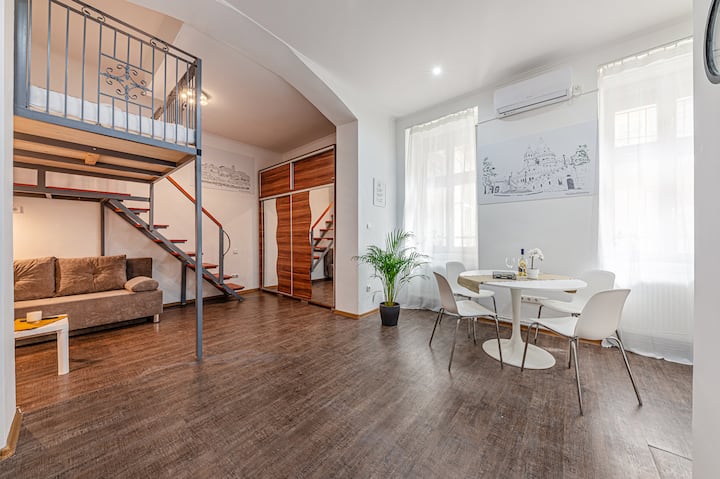 Central Downtown Getaway – Spacious Ac Stay - Budapest