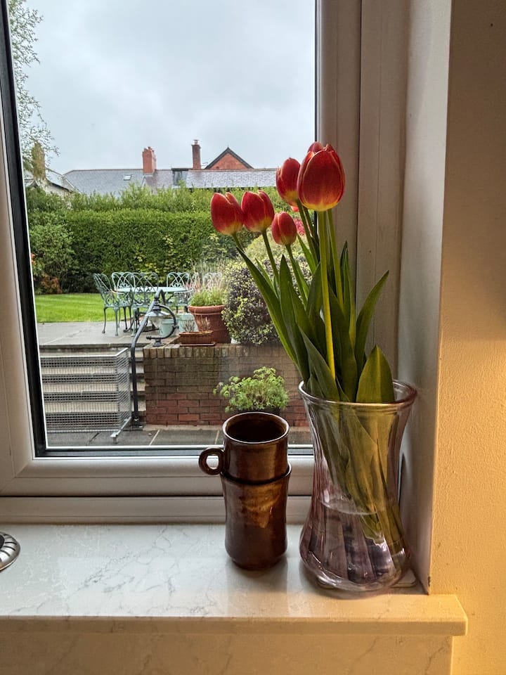En-suite In Leafy South Belfast - Belfast