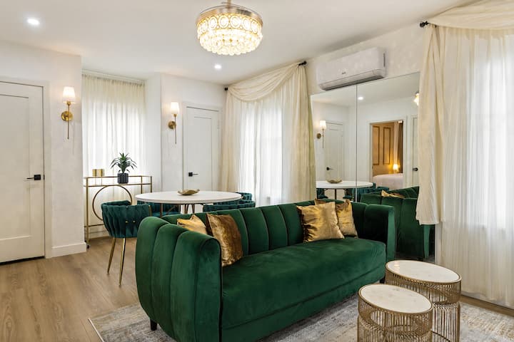 *Green Gatsby Chandelier* Sunset Ave. - West Hollywood, CA