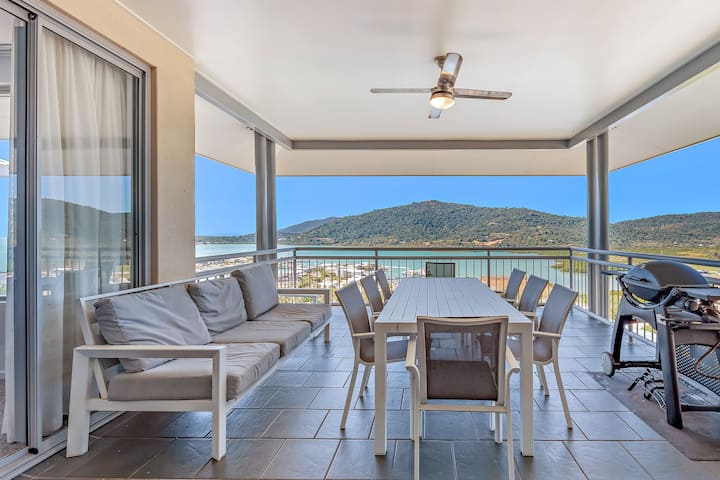 Azure – Luxury 3br Apartment, Ocean Views - エアリービーチ