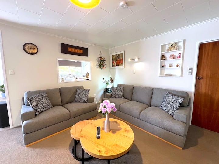 Rotorua Holiday Home - Prime Location - Garden - Rotorua
