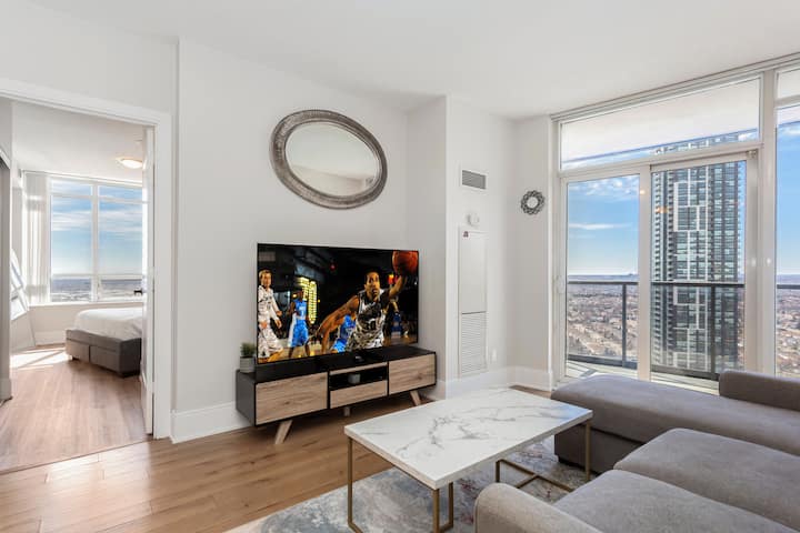 Lavish 2br/2bath Condo Steps To Square One Mall - Mississauga