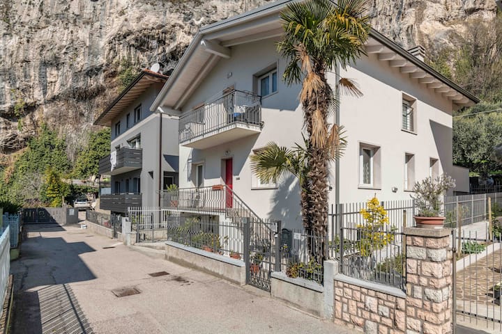 Apt Villa Daniel With Balcony, Quiet Area - Ala