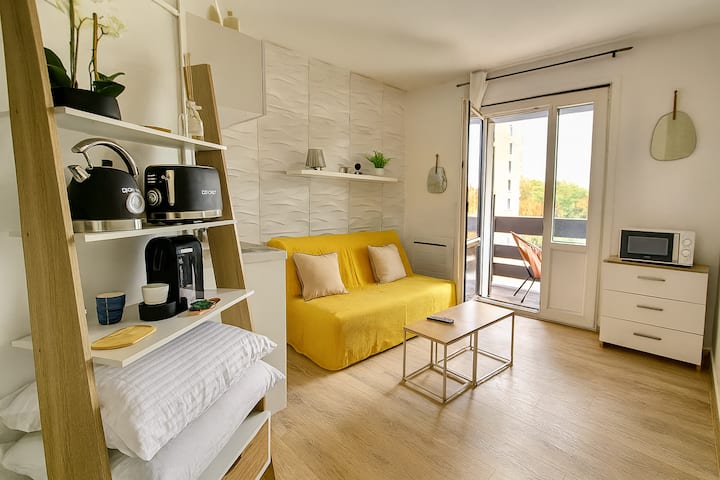 Petit Studio Balcon - Métro B - Hôpital Lyon Sud - Saint-Genis-Laval