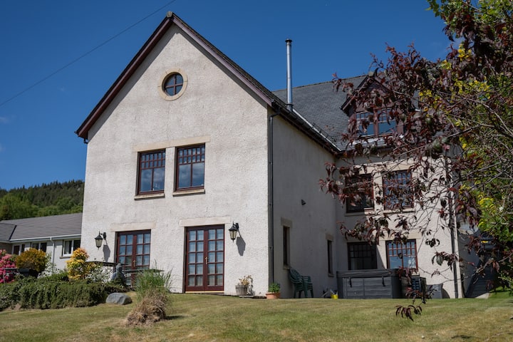 Modern Lodge Near Trails – 25% Off 21–23 Nov - Newtonmore