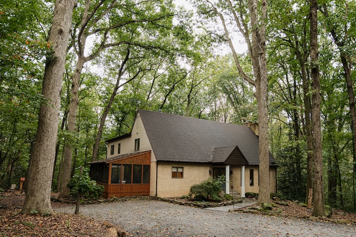 Blue Rock Chalet - Morgantown, PA