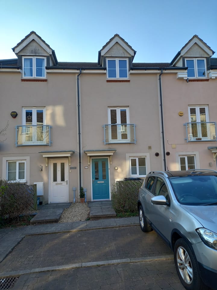 Room In Modern Town House - Bristol