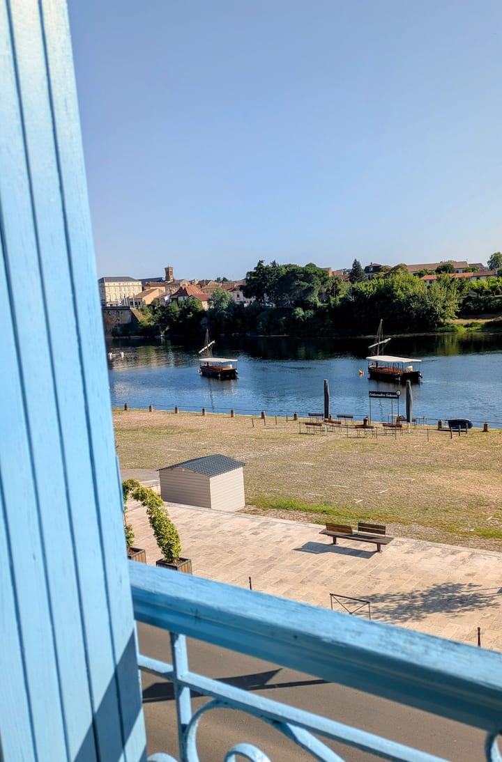 Les Gabarres
 Centre Historique, Vue Sur Dordogne. - Bergerac
