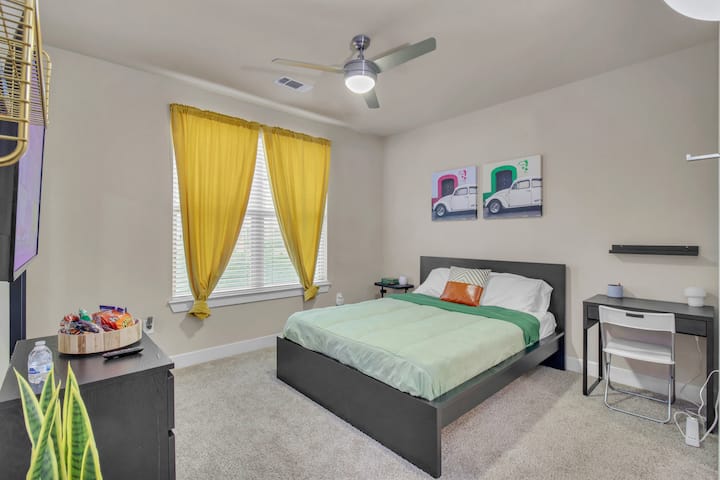 San Antonio Escape | Cozy Poolside Downtown Spot - Lincoln Heights - San Antonio