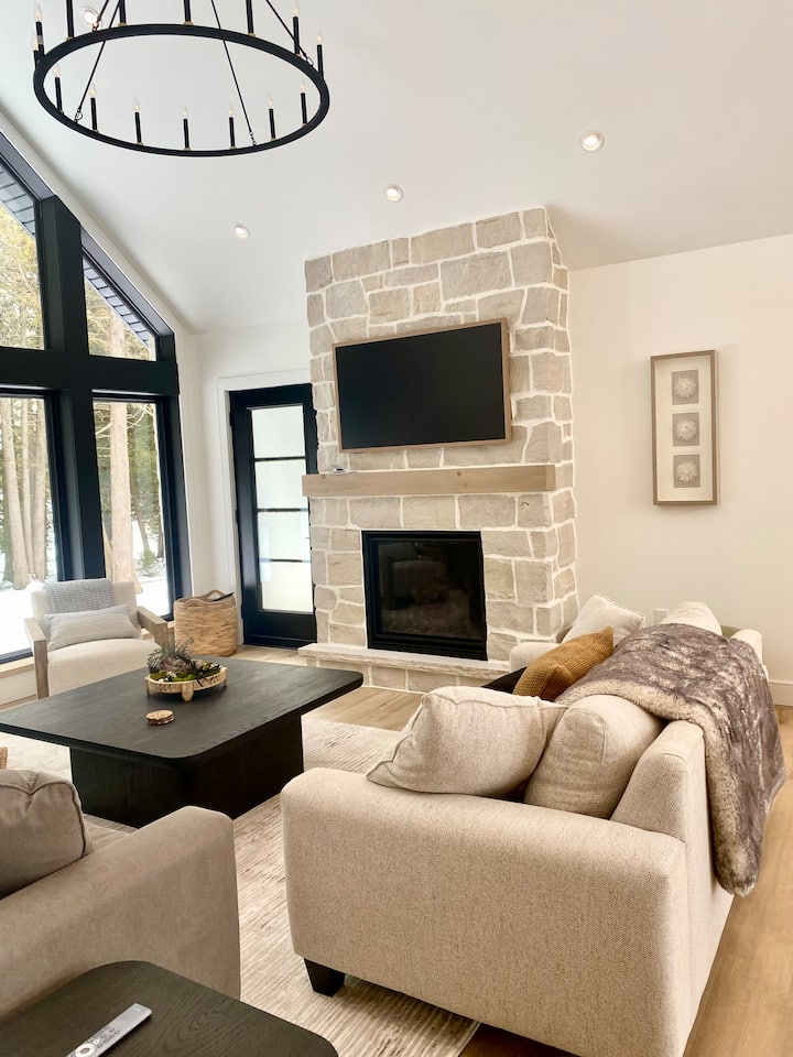 Whispering Woodlands Lake House On Irish Lake - Durham