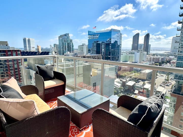 Hard To Find.  Easy To Love. - Coronado, CA