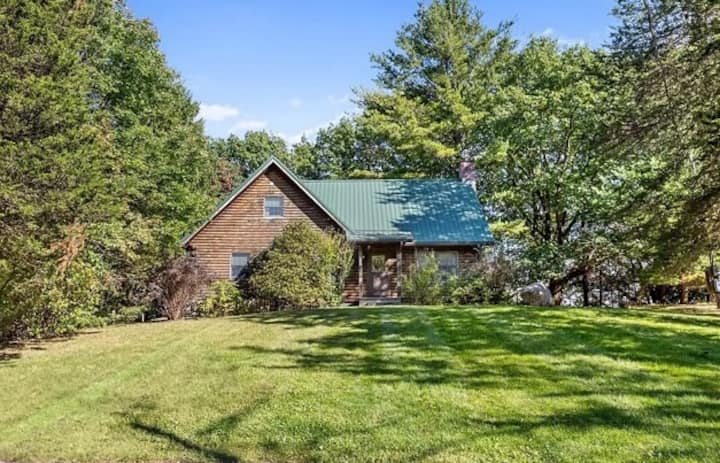 Log Cabin On Seneca Lake - Seneca Lake, NY