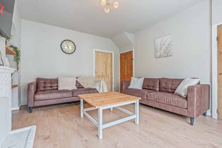 City Cottage | Work & Leisure | Free Parking - Midlands Arts Centre