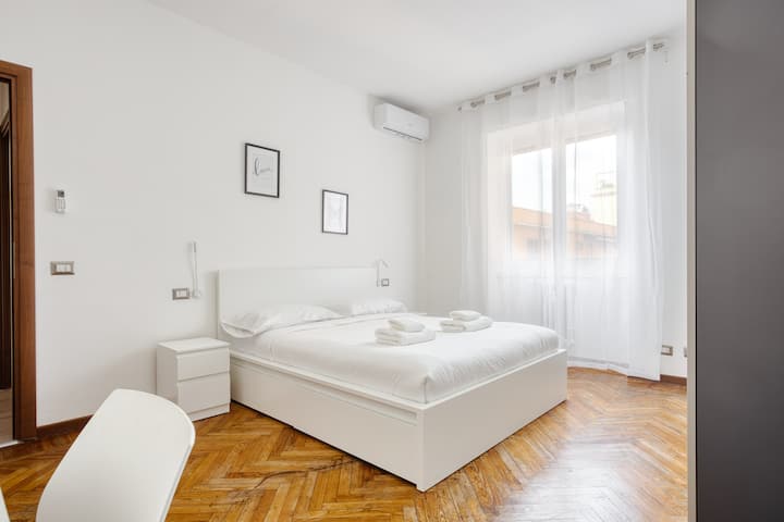 Bright Flat Solari Area - 2 Min Metro M4 - Milan