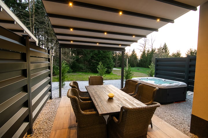 Two-bedroom Apartment With Hot Tub And Patio - Ljubljana
