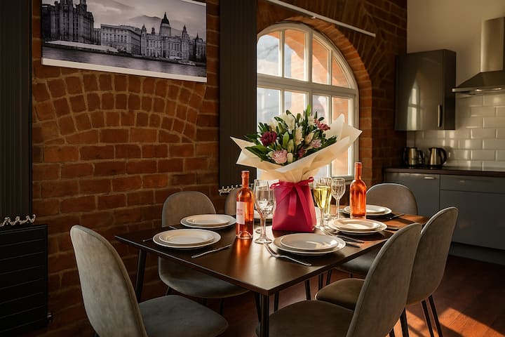 Bright City 1-bed Apt, Parking, Dining & Train - Liverpool