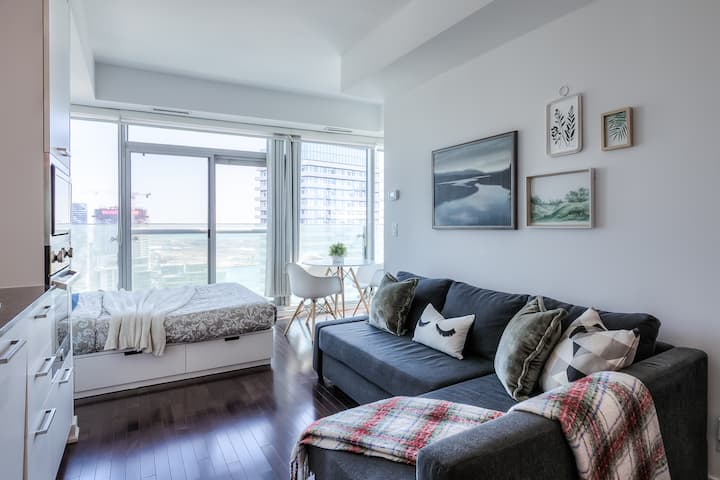 Fifa Location! 60th+ Floor Suite With Lake View - Toronto