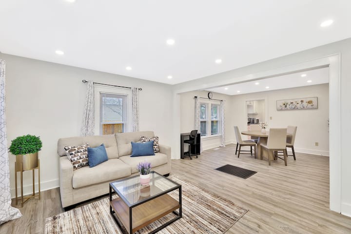 *Last Minute Discount Available!- Vine And Dandy* - Wichita, KS