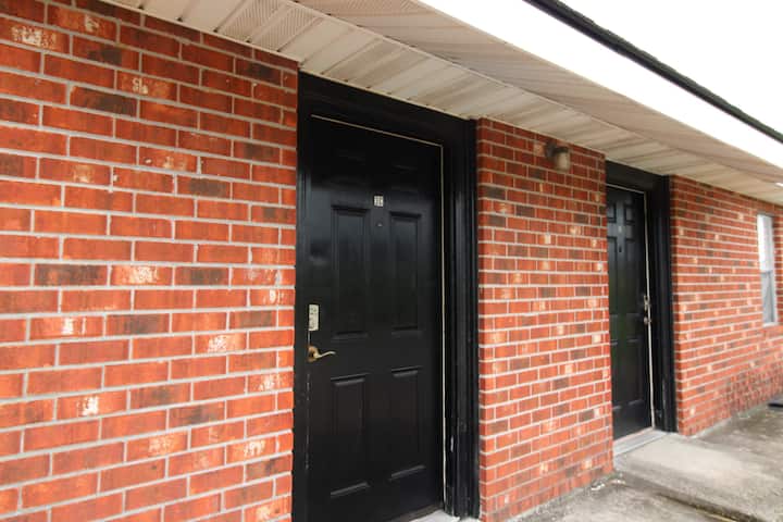 Spacious, Private 1/1 Apartment- Unit 2b - Houma, LA