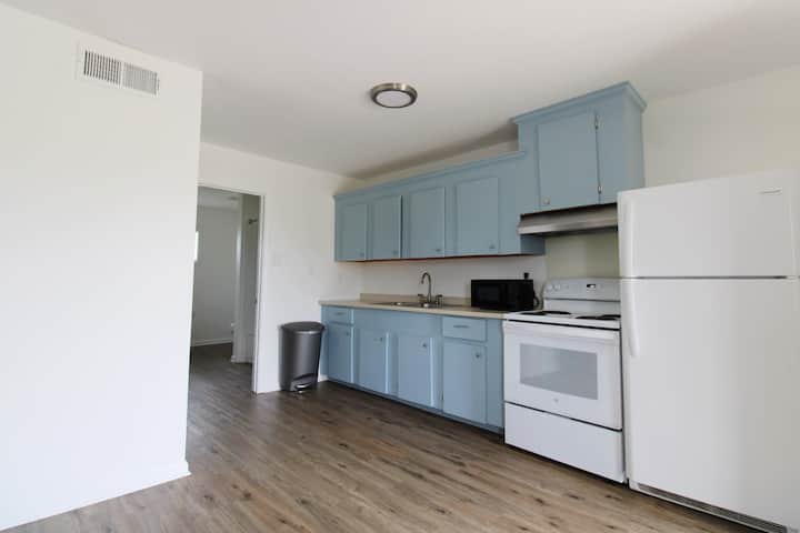 Spacious, Private 1/1 Apartment- Unit 2d - Houma, LA