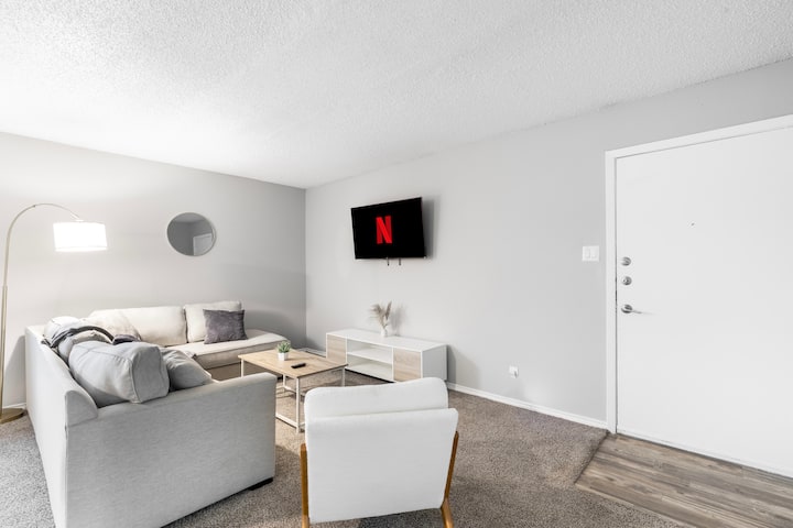 5 Min To Six Flags & At&t Stadium | Modern 2br - Arlington