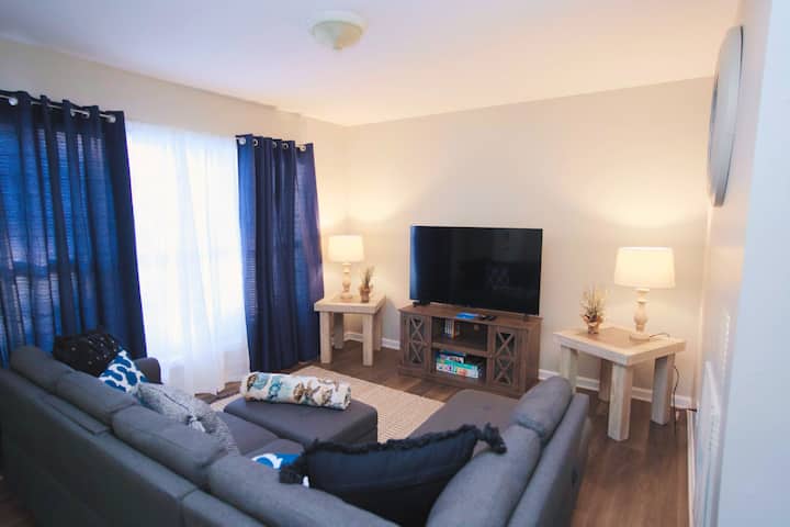 Updated 2br Near Downtwn/fast Wi-fi, Free Parkn - Raleigh, NC