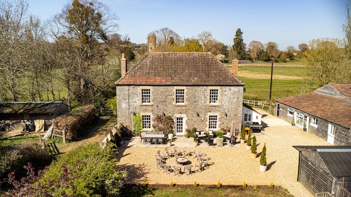 Stunning Property Sleeping 24 With Hot Tub & Pool - Bristol