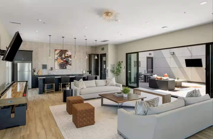 Top Floor 1bd Apt In Arts District | Dt Tulsa - Tulsa, OK