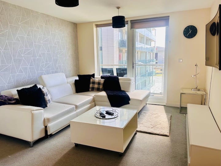 Glasgow Harbour Flat With River View - Glasgow