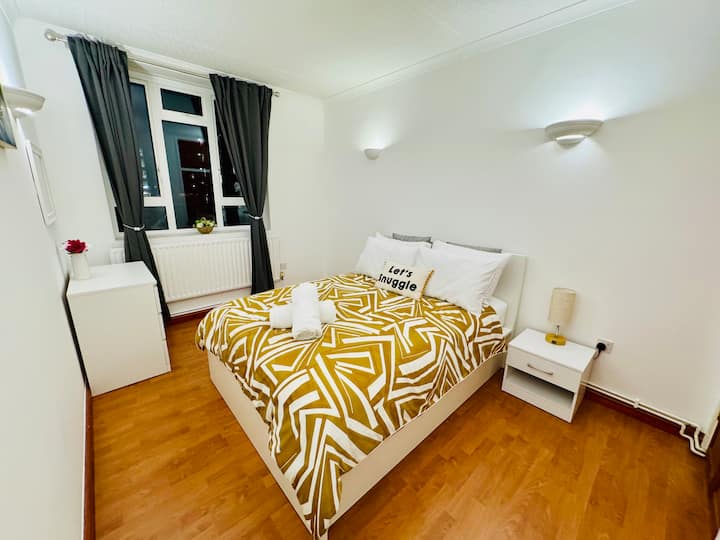 Vauxhall River Thames Big Ben Central London Stay - London