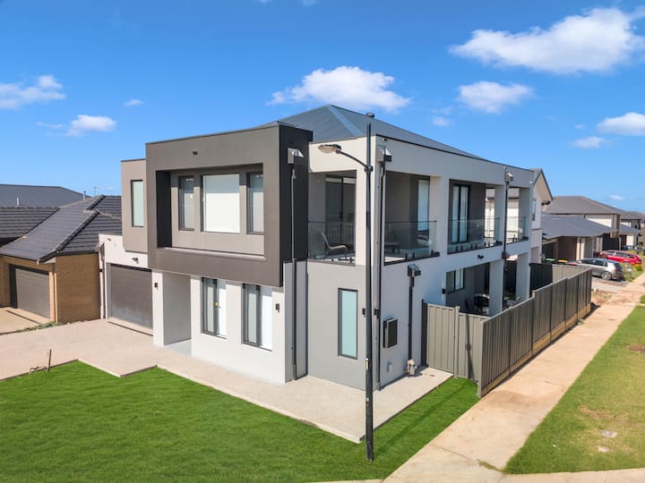 Spacious 5br Luxury Getaway In Truganina - Melton
