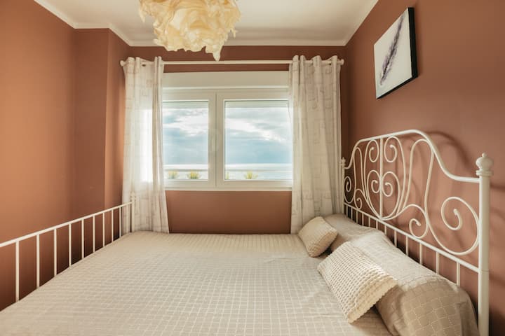 Despierta Frente Al Mar | Escapada Romántica Ideal - El Perellonet