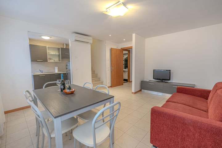 "Marco Polo" Close To Biennale A 50 Metri S.marco. - Venice