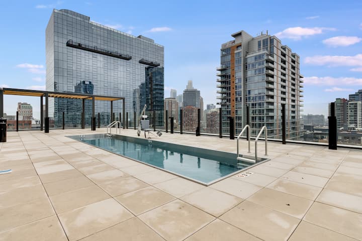 South Loop | Rooftop With In & Out Parking | 2 - Chicago, IL