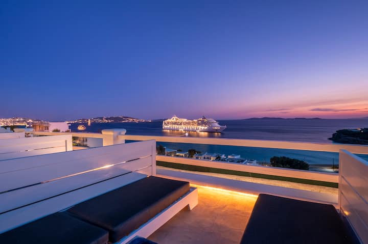 Pool View Suite | Flaskos Suites - Mykonos Region